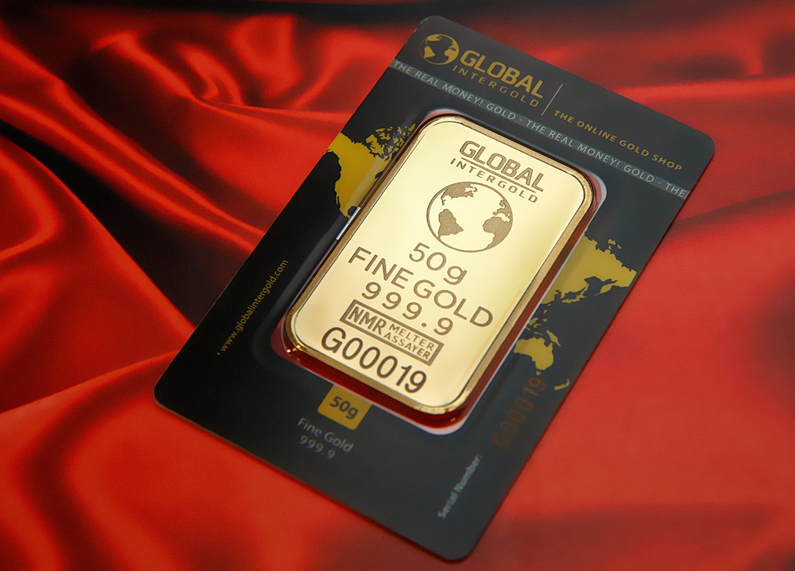 The Benefits of Gold Investment After 70 - Eazy Investing